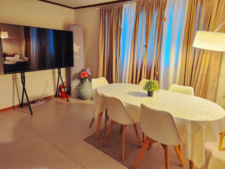 특가할인! 서울/방3개,퀸침대4개/김포공항5분/역도보2분/따뜻한숙소/단독사용/1시퇴실 - Bucheon-si