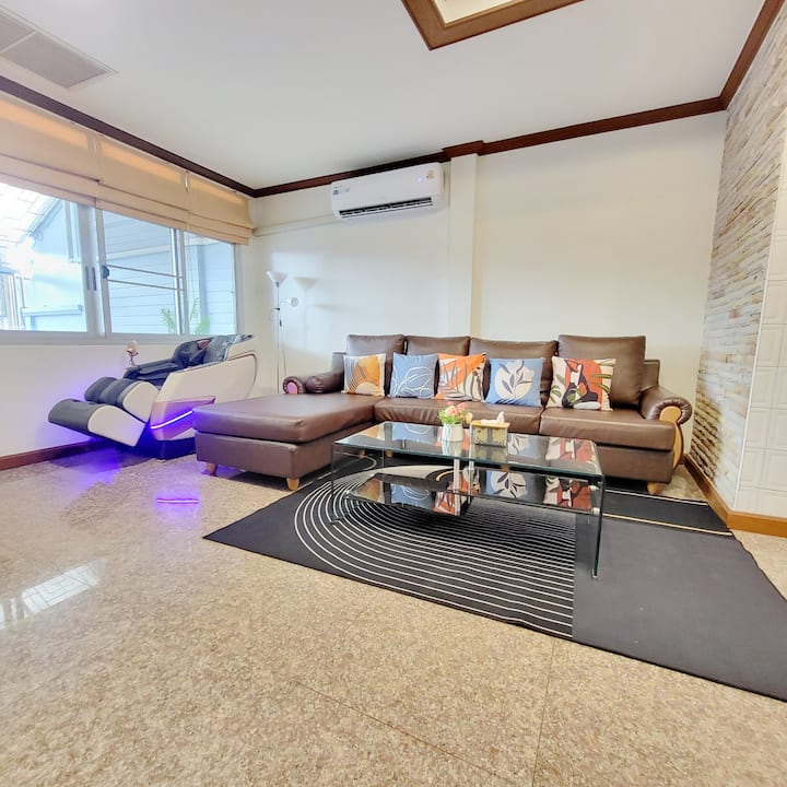 2br House-ideal City Getaway, 450m To Bts On Nut - Bang Kapi District