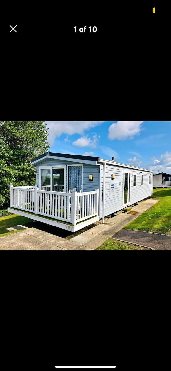 Beautiful 6 Person Themed Static In Combe Haven - Hastings