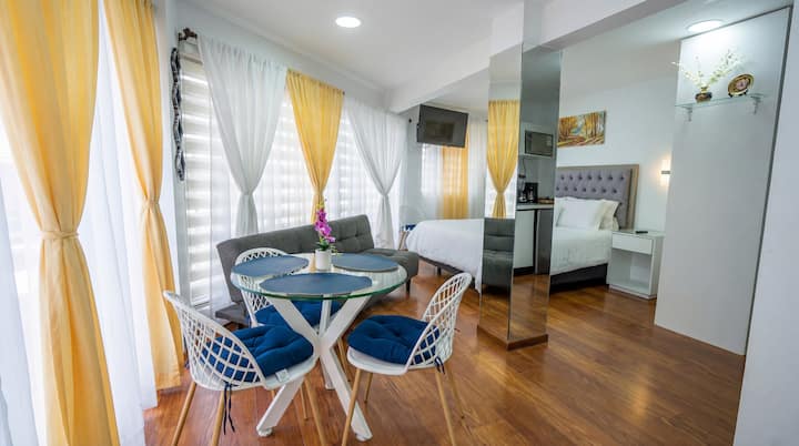 Centro Histórico Cuenca Encantadora Suite Balcón - Cuenca