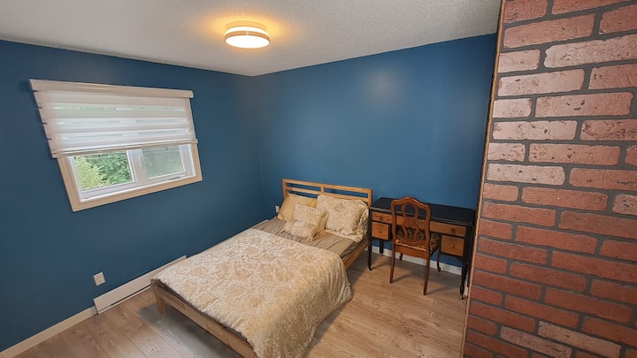 Cozy Blue Retreat For Relaxation - Gatineau
