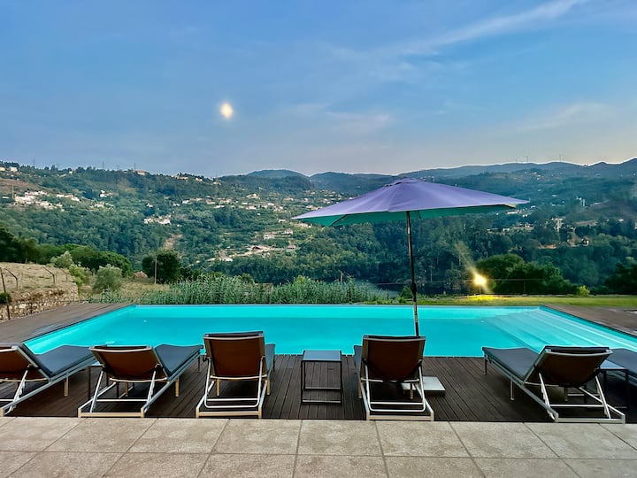 Vallée Du Douro: Piscine & 4 Suites - Cinfães