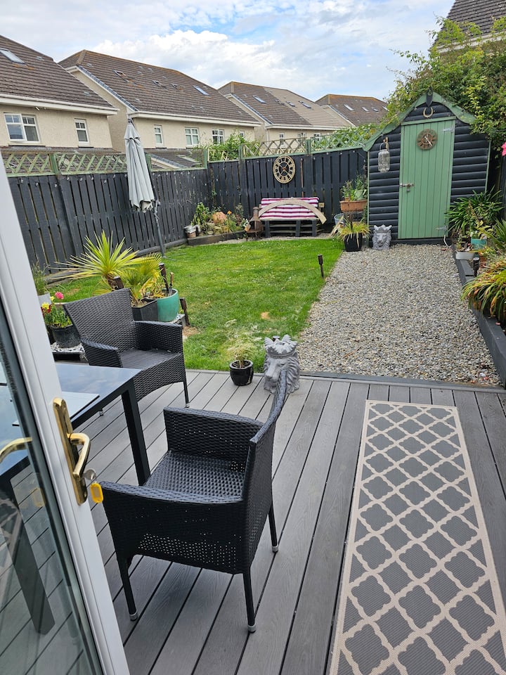 Nice Small Double Room - Swords