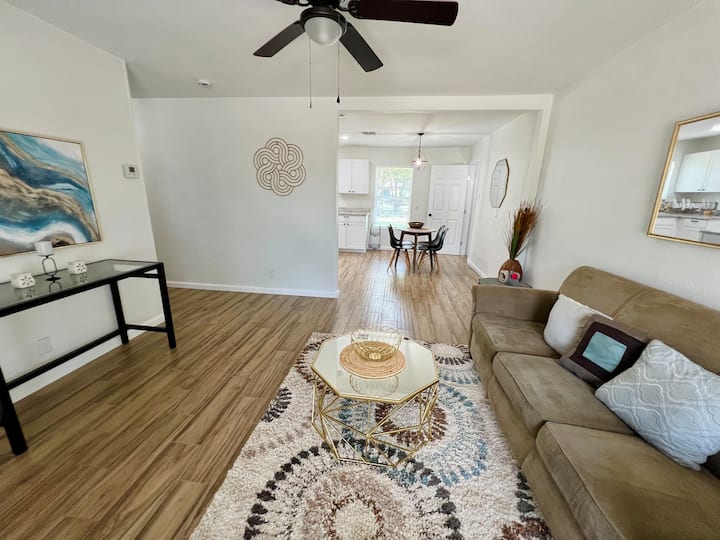 Affordable 3br Near Frost Bank Center & Ft Sam - San Antonio, TX