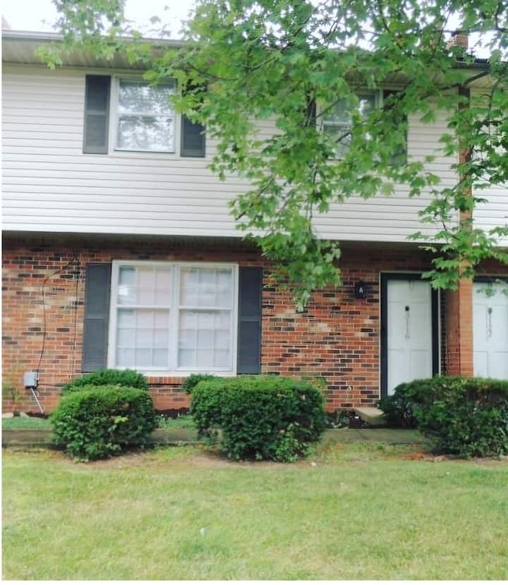 Kirklevington Townhouse - Lexington, KY