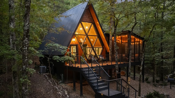 Evergreen Dreams | A-frame Retreat + Hot Tub/sauna - Arkansas