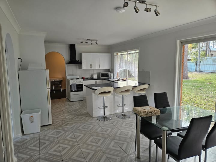 Newly Renovated & Peaceful Surrounds - Gold Coast