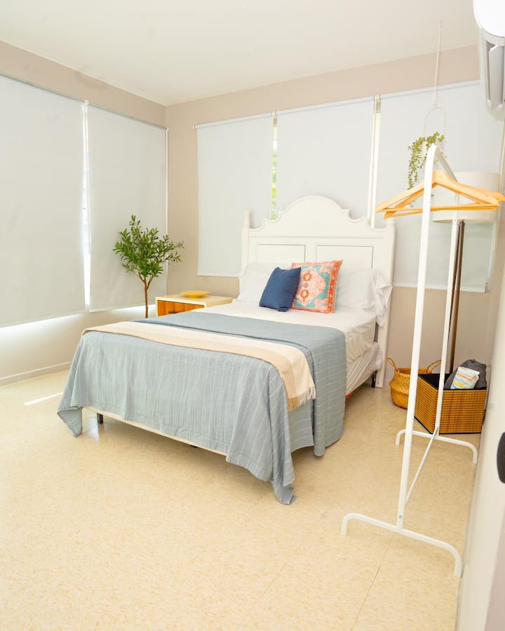 Prime Location! Walk To Beach & Placita@condado - San Juan