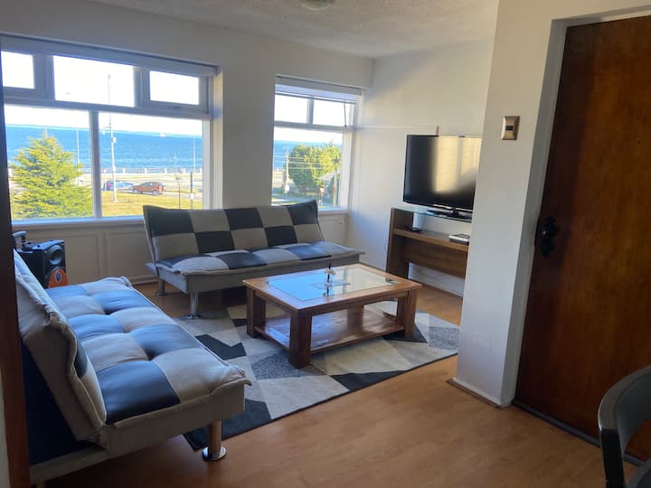 Amplio Depto. Con Vista Al Estrecho De Magallanes - Tierra del Fuego