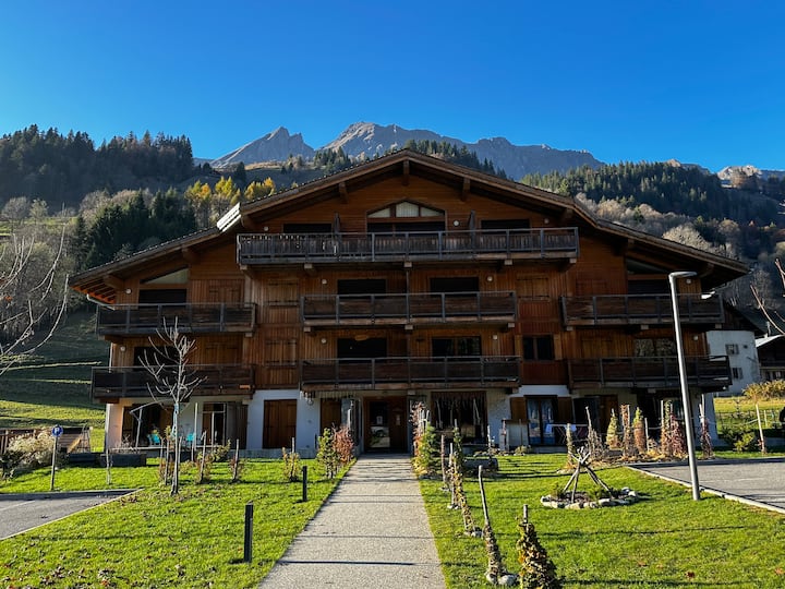 Le Grand Cerf : Pied Des Pistes - La Giettaz