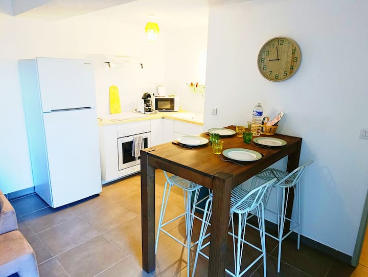 Appartement T3,2 Chambres(4 Pers)
En Rdc Au Calme - Carqueiranne