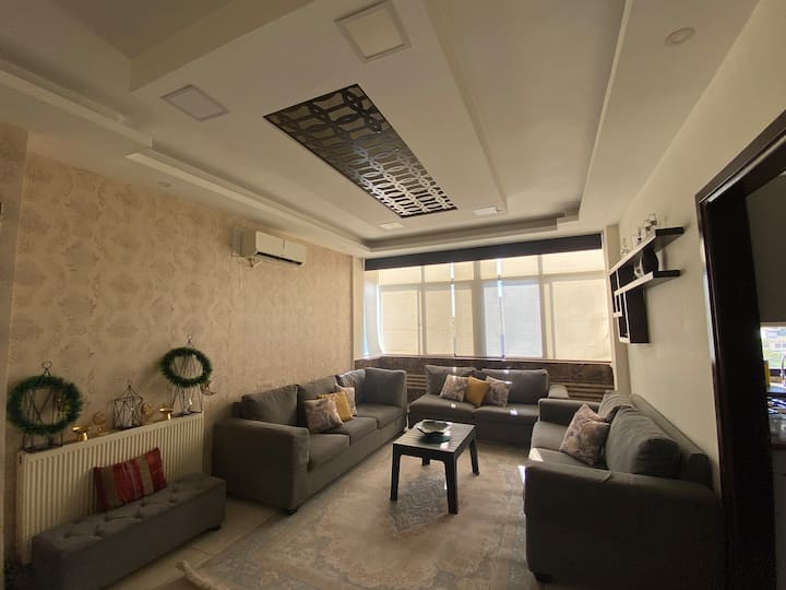 Madame Juju /Amazing Location With Suitable Price - Amman