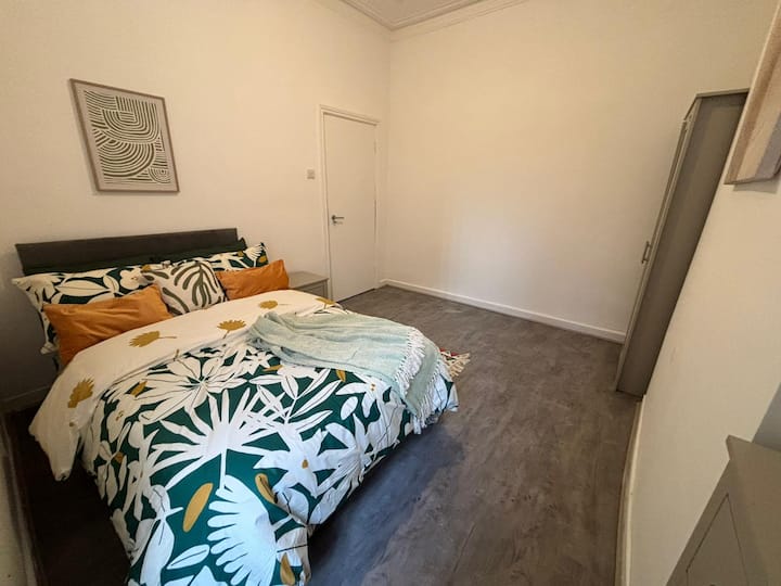 4 Beds | Perfect For Contractors - Guernsey