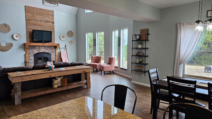 Treetop Retreat - Lake Jean Neustadt, OK