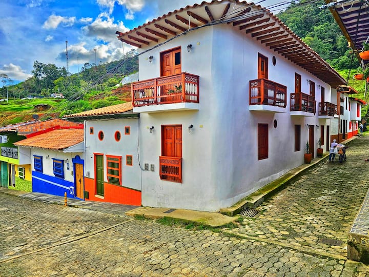 Casa Colonial Jericó: Ubicación Ideal +Parqueadero - Jericó