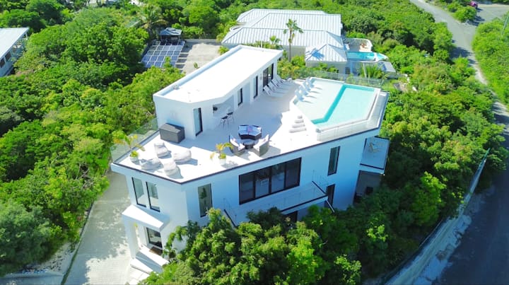 Aqualara Villa Luxury Island Retreat W Lounge Pool - Turks and Caicos Islands