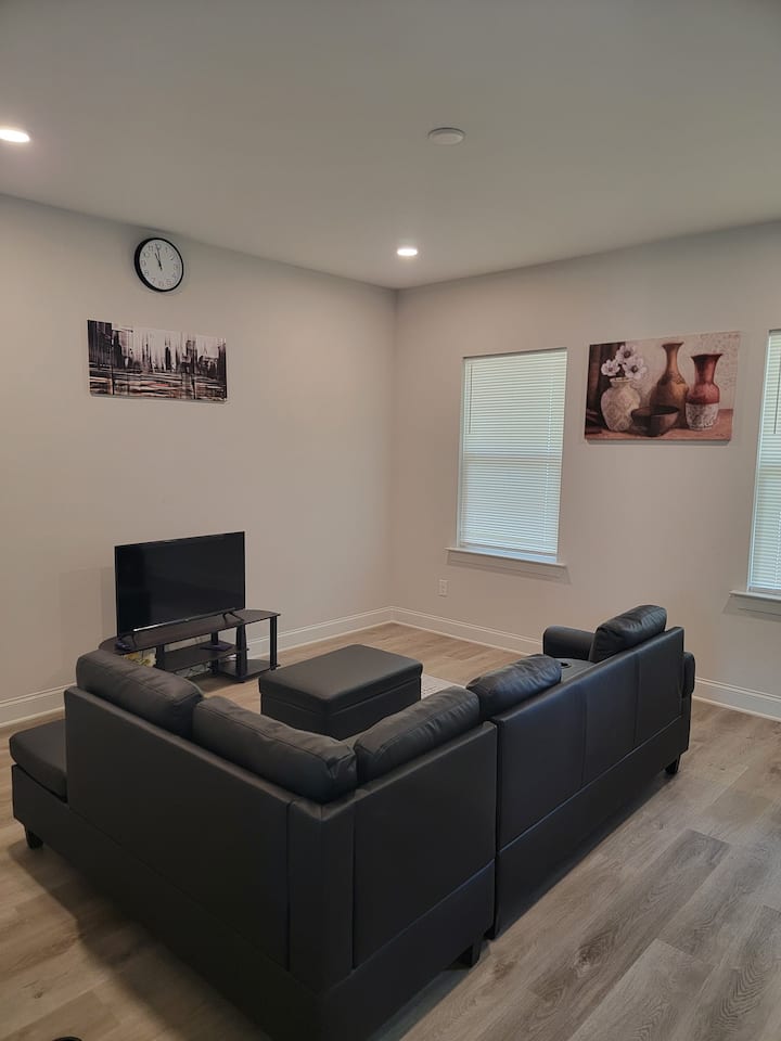Quiet, Cozy, Serene New Home. - Gastonia, NC