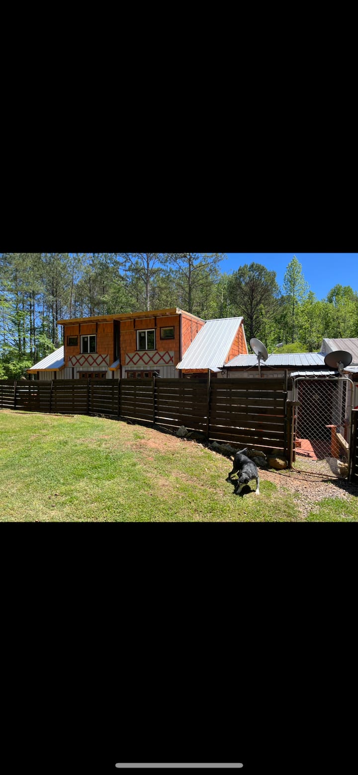 Quite Unique Studio Near Park - Green Pond, AL