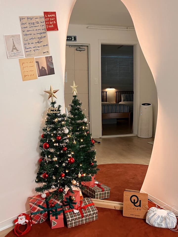 신논현역 3분ㅣ퀸침대 3개 6인ㅣ넷플릭스 Netflix ㅣ공간 디자이너의 감성 숙소 - Seoul