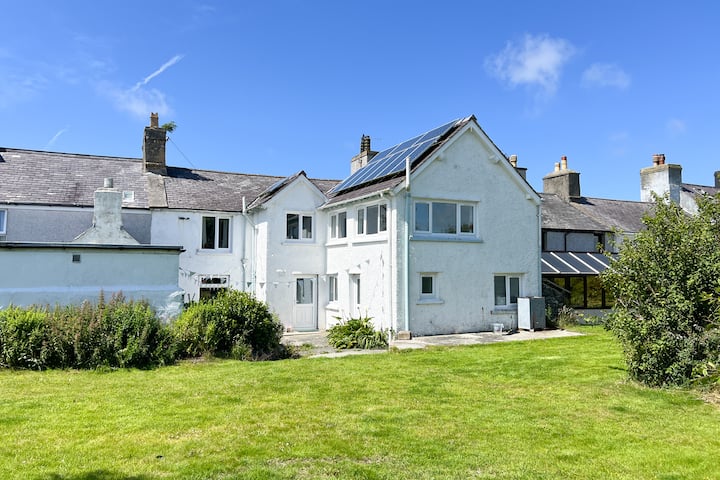 Derwen- Four Mile Bridge - Anglesey
