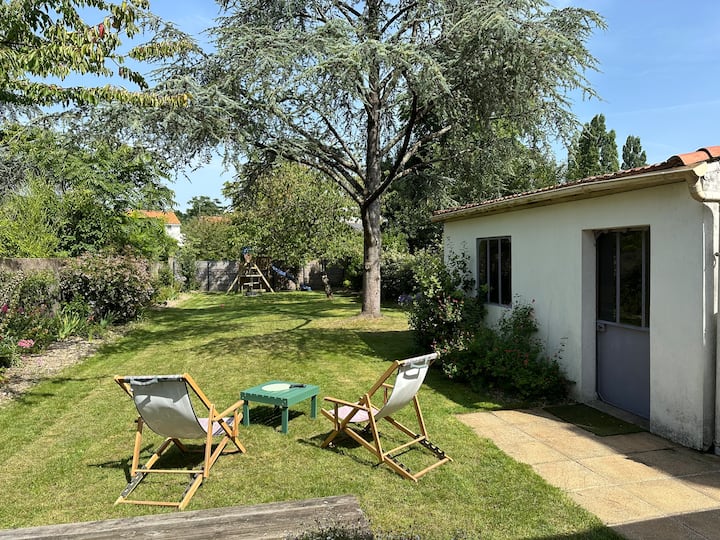 Maison Rénovée De 4 Chambres Avec Jardin - Zola - Nantes