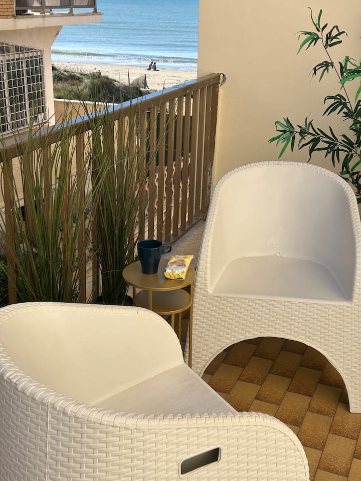 Flowers Seaside Two-room Apartment With Parking - Pomezia