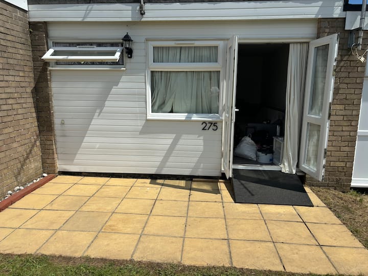 Your Coastal Retreat :
Chalet 275 - Hemsby