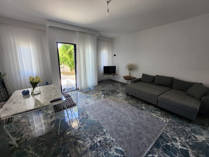 Bavulunuzu Alıp Gelin. Bahçe Katı - Bodrum