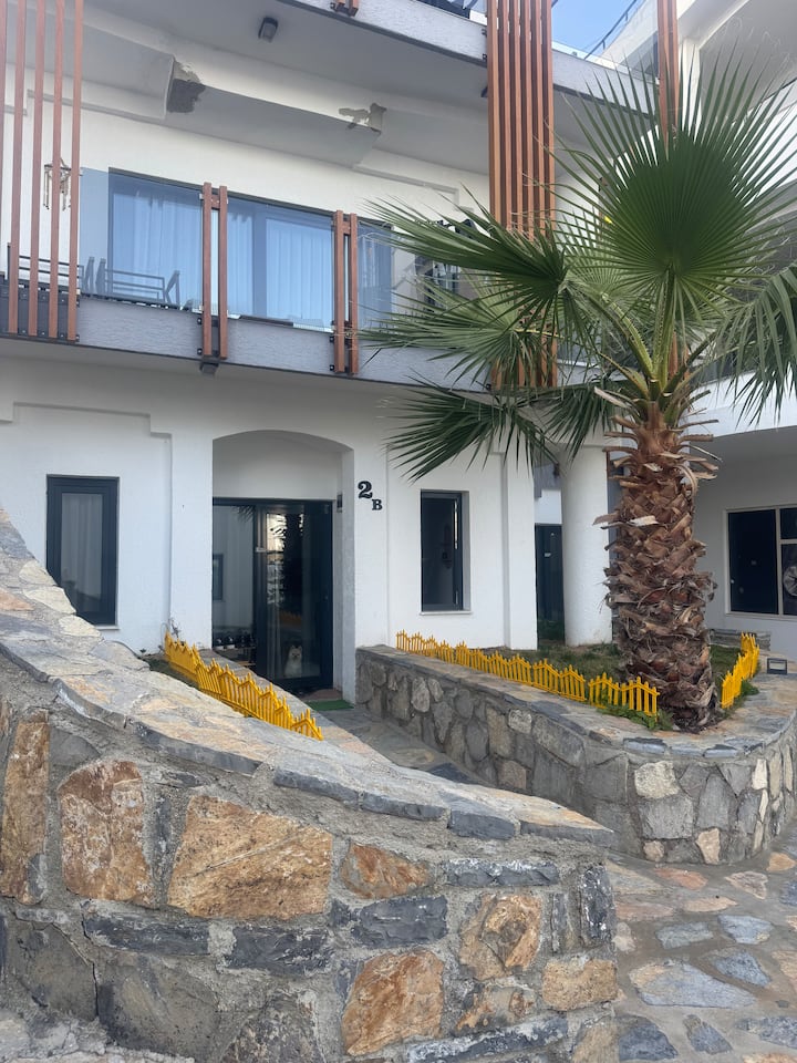 Bavulunuzu Alıp Gelin. Bahçe Katı - Bodrum