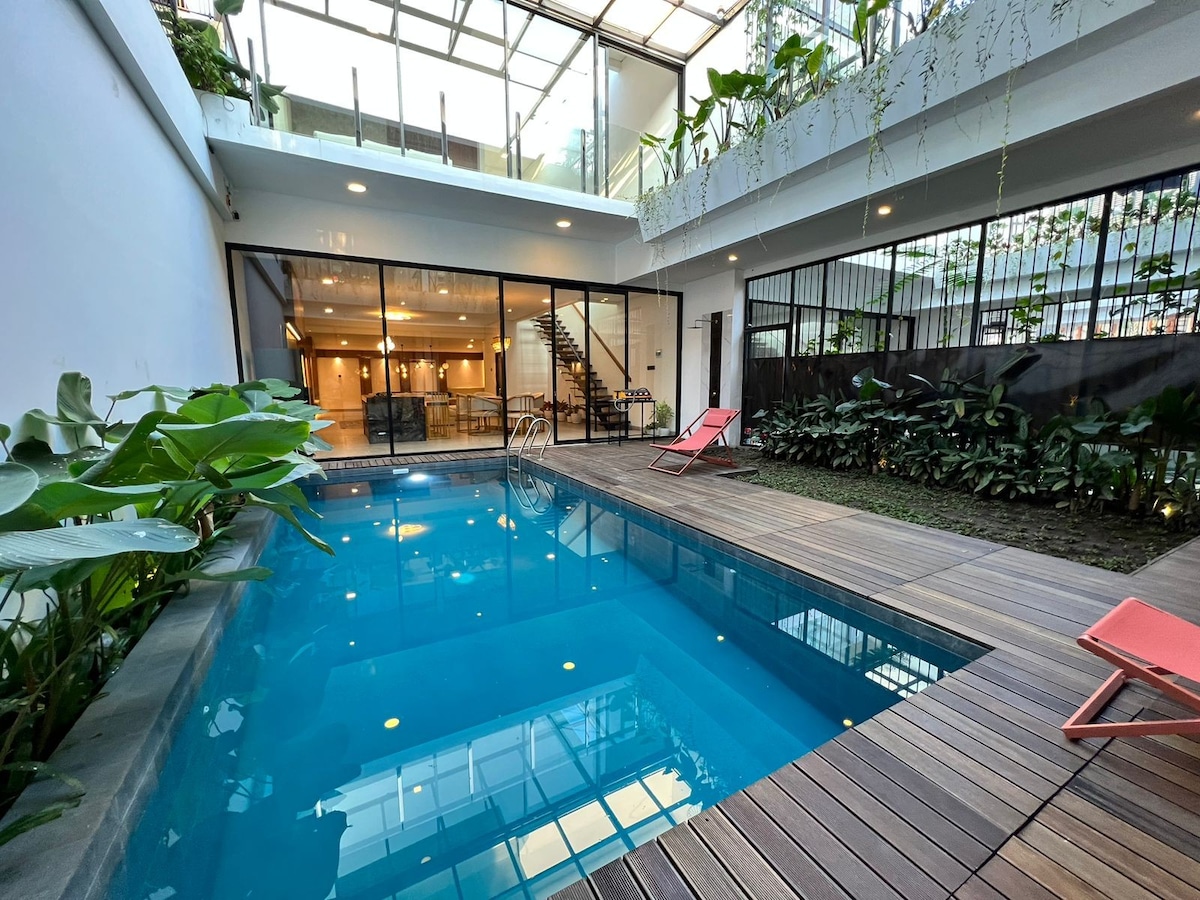 Villa Istana Bunga Lembang V-08 - Villas for Rent in West Bandung ...