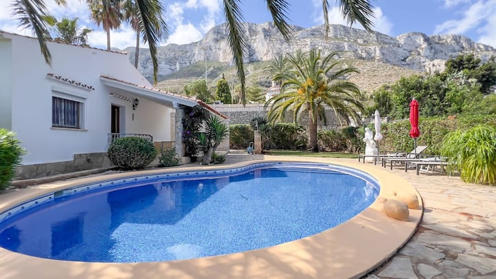 Traumhafte Villa In Denia, Meerblick Und Bergblick - Dénia