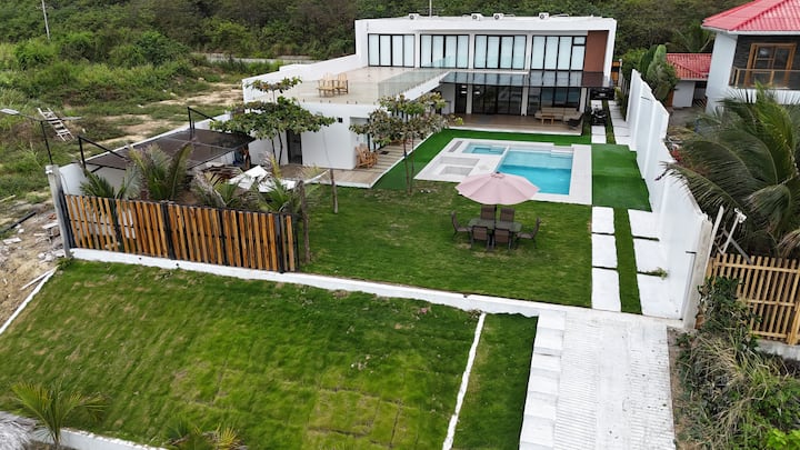 Ola Dorada De Canoa - Ecuador