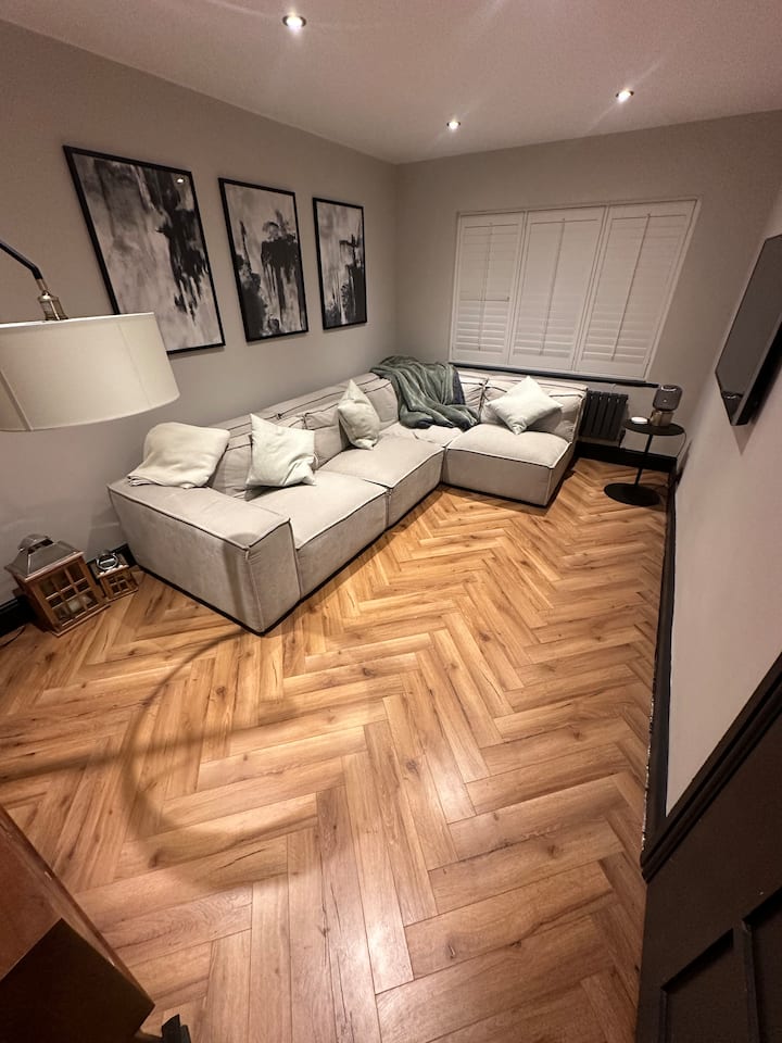 Luxury Chester City Centre Apartment By Racecourse - Chester, UK