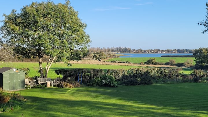 Cosy Retreat With Views Of Bosham Creek - Chichester
