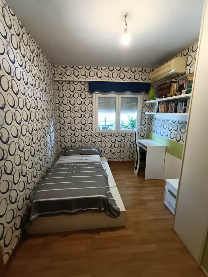 Habitación Individual Y Luminosa - Madrid