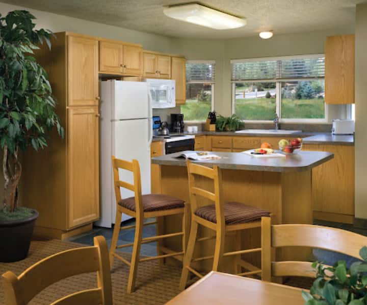 Bear Lake King Bed Free, Parking, Hot Pool - Garden City, UT
