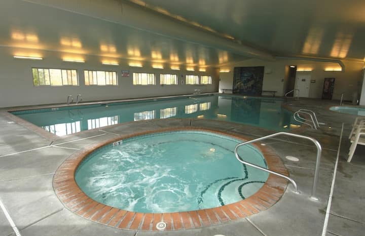 Bear Lake King Bed Free, Parking, Hot Pool - Bear Lake