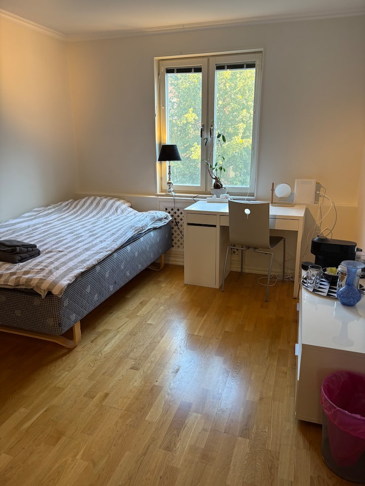 Fint Rum Mitt I Stan Nära Till Allt Känslan Av Lyx - Stockholm