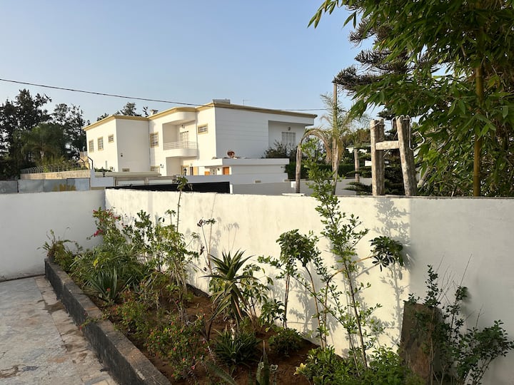 Quiet & Cozy Villa In Souissi - Rabat