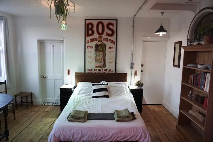 New! Castle View Studio Loft - Scarborough