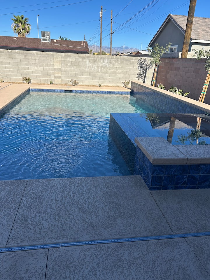 Private Studio, Pool Access | 3mi To Downtown - 노스라스베이거스