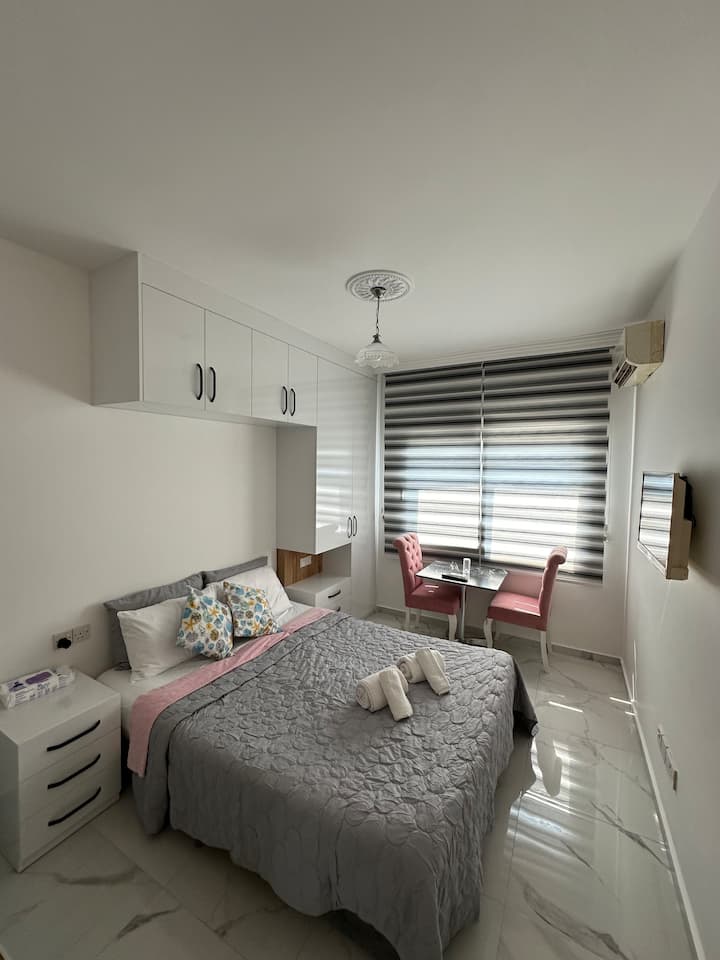 Ramses / Girne Merkezde Lüks /20m2 Stüdyo Daire - Kyrenia