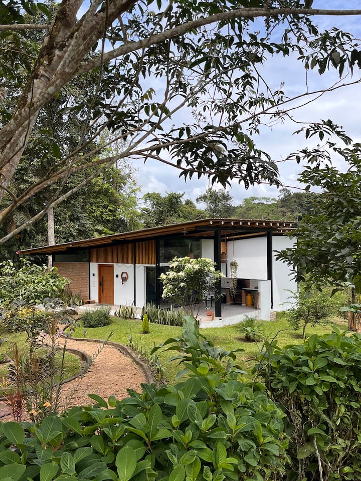 “Wasi Loma”
Casa Campestre - Pedro Vicente Maldonado