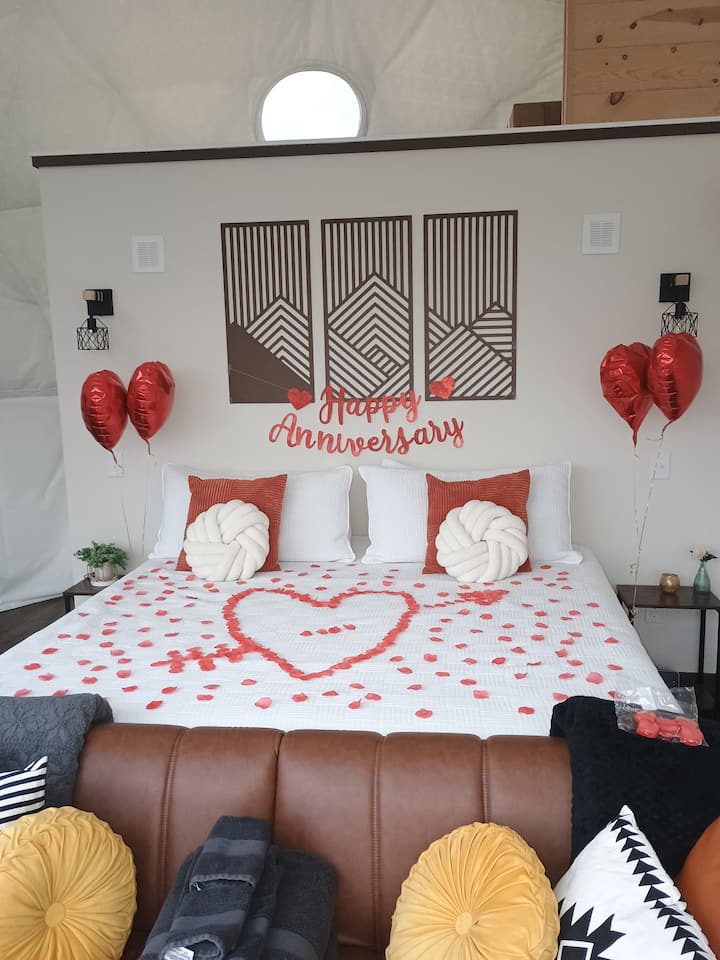 Couples Dome Retreat • Cozy Firepit & Hot Tub - Lansing, NC