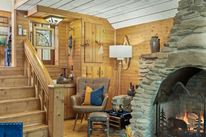 Magical Cabin Near Main St | Waterfalls | Hikes - Highlands, NC