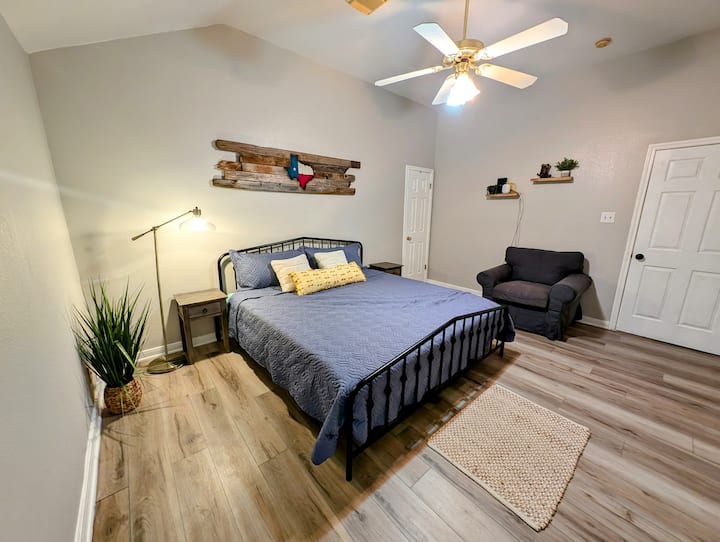 Tiny Cowboy-5 Mi Seaworld 12 Air - San Antonio, TX