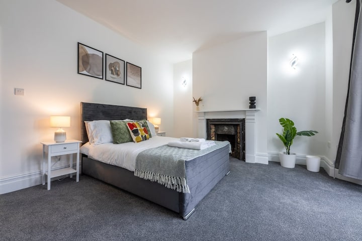 Stunning 6br Cardiff Home | Free Parking & Bay - Cardiff