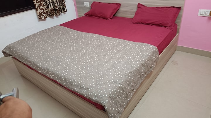 Apartment In Vrindavan, Nearby Prem Mandir - Vrindavan