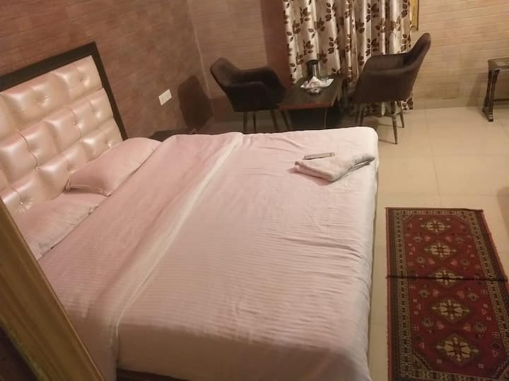Comfy And Accesible Stay - Chandigarh