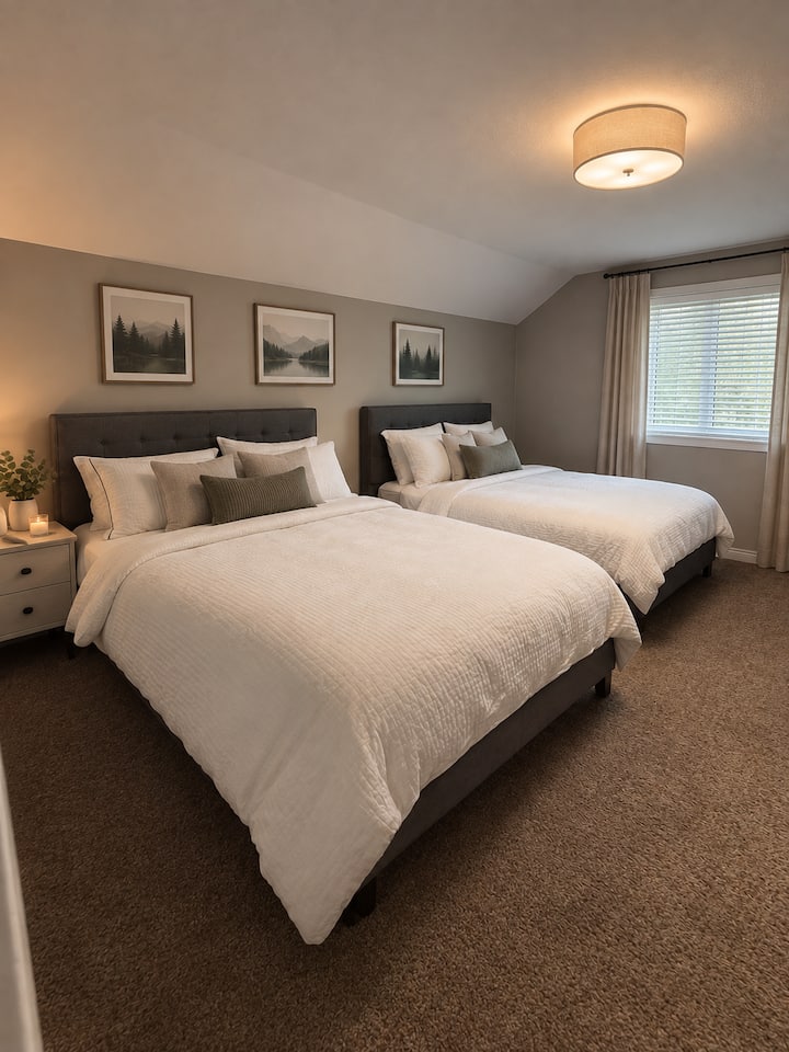 Acreage! Private Escape Within City! Sleeps 16+ - Surrey